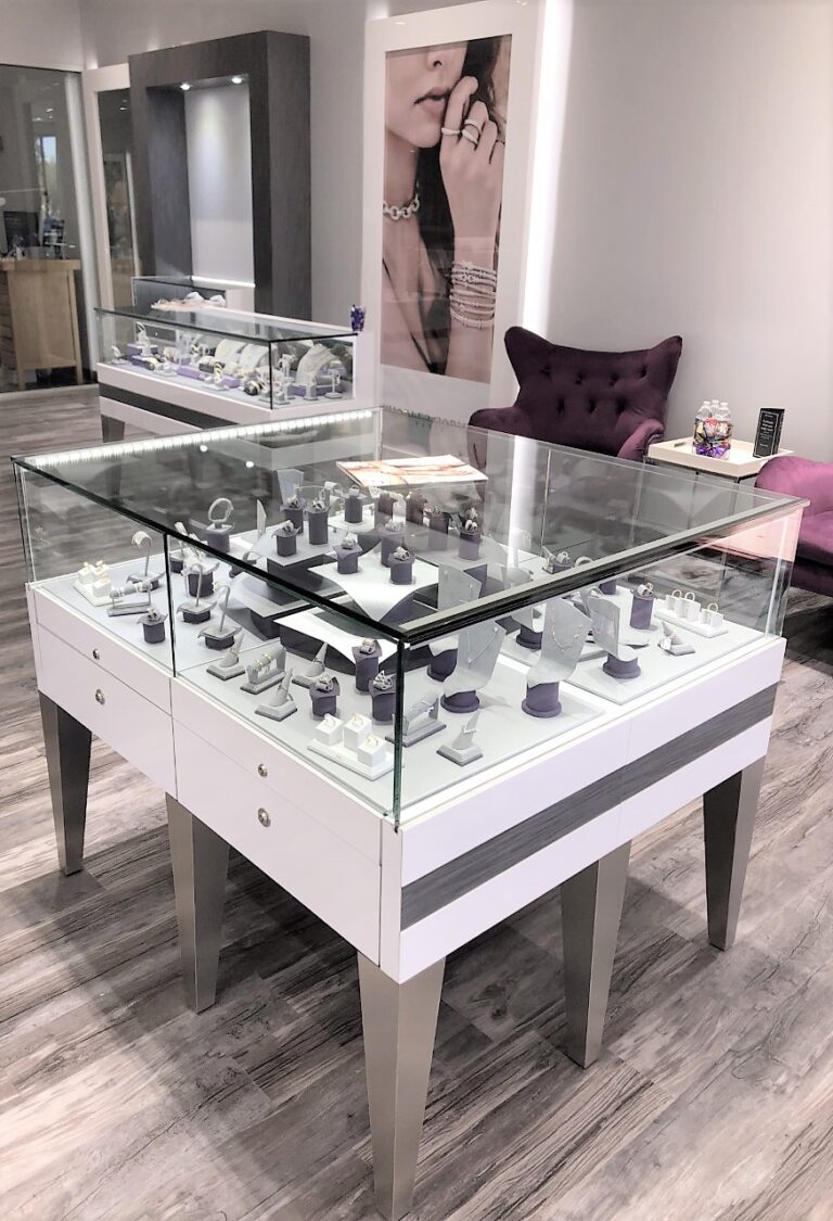 Kara Jewelry opens in Phoenix, AZ Showcase design by JPDesign USA